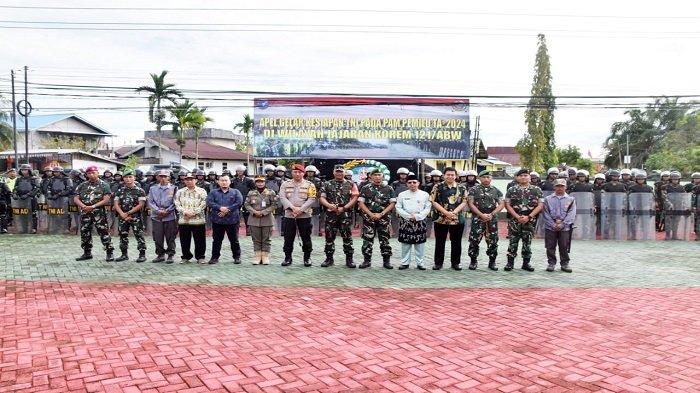 Sekda Ismail Hadiri Apel Gelar Kesiapan TNI Pada PAM Pemilu 2024 di Kodim 1201/Mempawah ...