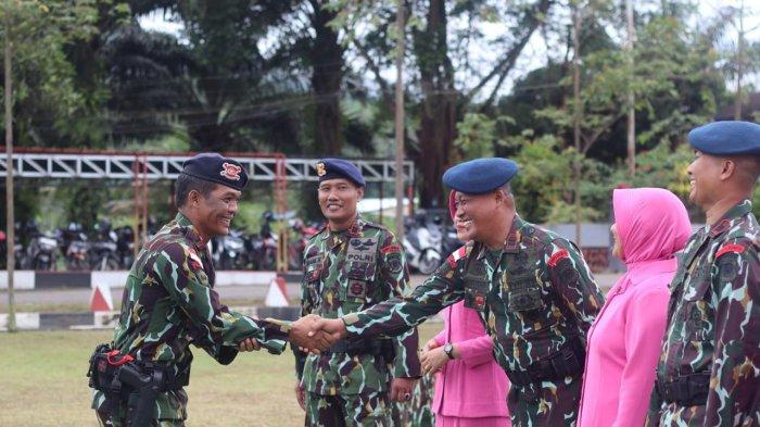 AKP Grego Bambang PW Pimpin Upacara Pengukuhan Jabatan Batalyon B Pelopor Satbrimob Polda Kalbar ...