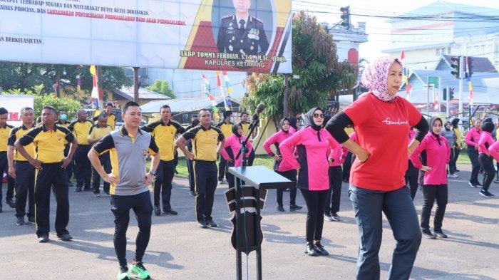 Sambut HUT Polwan ke -75, Personel Polwan Polres Ketapang Gelar Senam ...