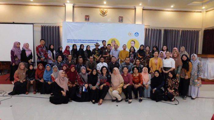 Sosialisasikan Program Merdeka Belajar di Sanggau, Adrianus Asia Sidot Bahas Mutu Pendidikan ...