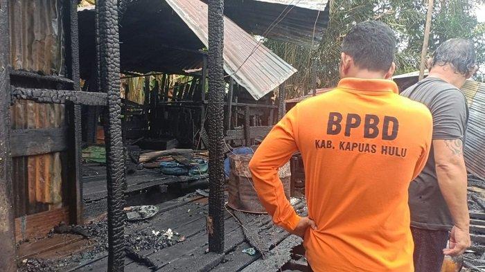 Diduga Akibat Korsleting Listrik, Sebuah Rumah di Desa Dataah Diaan Kapuas Hulu Ludes Terbakar ...