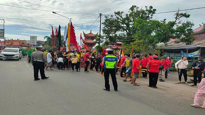 Polres Mempawah Kawal Kemeriahan Pawai Tatung Perayaan Cap Gomeh 2023 ...