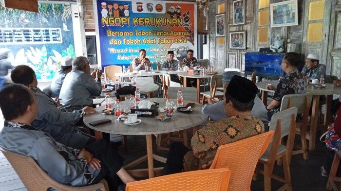 Kapolres Mempawah Ajak Tokoh Lintas Agama dan Adat Kawal Proses Demokrasi Pasca Pemilu 2024 ...