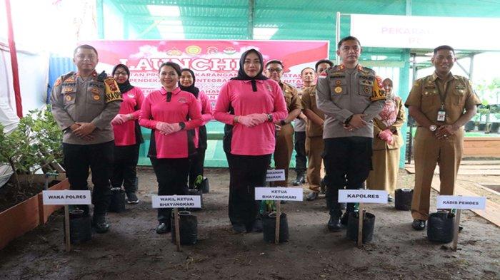 Kapolres Sanggau Hadiri Launching Penguatan Program Pekarangan Pangan ...