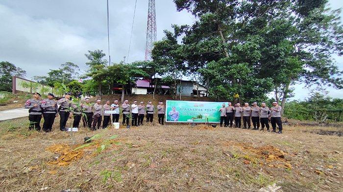 Sambut Hari Bhayangkara ke-78, Polres Sanggau Tanam Pohon Serentak - Tribunpontianak.co.id