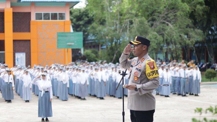 Jadi Pembina Upacara, Kapolres Sekadau Ingatkan Pelajar Hindari Kenakalan Remaja ...