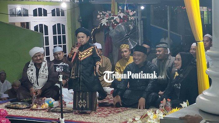 Tausiah Dihadapan Ratusan Warga Pontianak Barat, Ustad Mumuy Terangkan Manfaat Sholawat ...