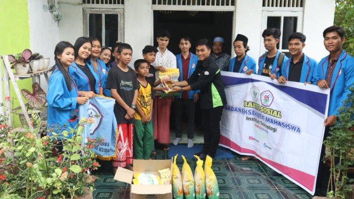 BEM ITKK Sekadau Tebar Semangat Toleransi dengan Bakti Sosial di Dua ...