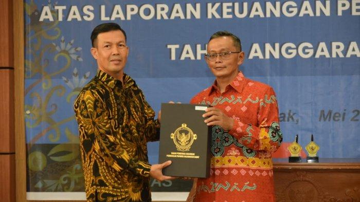 BPK Serahkan LHP LKPD TA 2022, DPRD Sambas Apresiasi Capaian WTP - Tribunpontianak.co.id