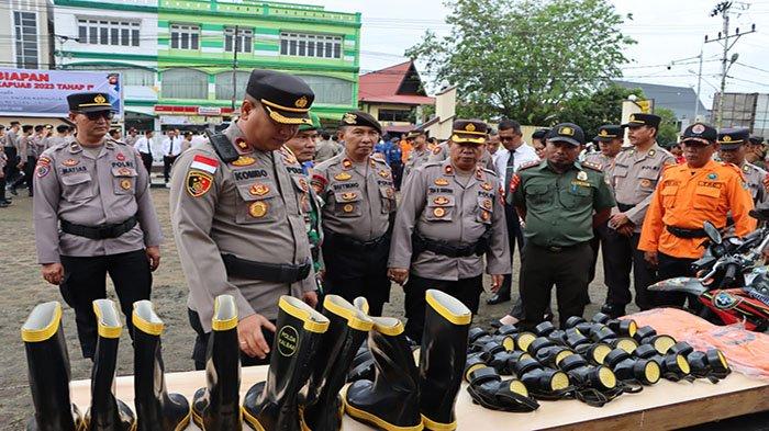 Polres Sanggau Gelar Apel Kesiapan Operasi Bina Karuna Kapuas 2023 Tahap Satu - Tribunpontianak ...