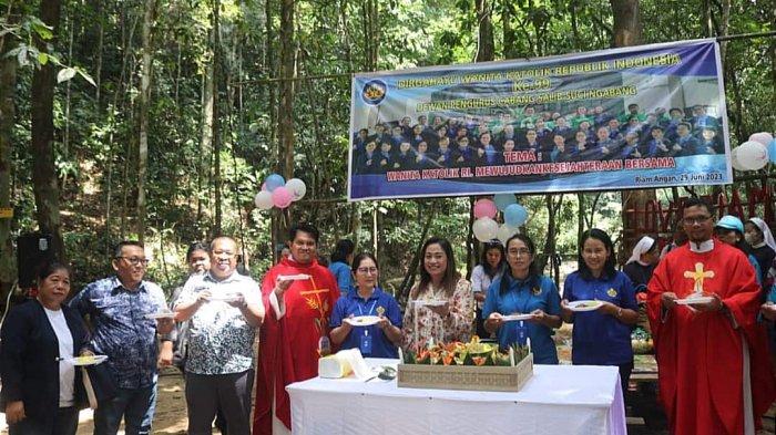 WKRI DPC Salib Suci Ngabang Rayakan HUT ke-99 di Riam Angan Tembawang ...