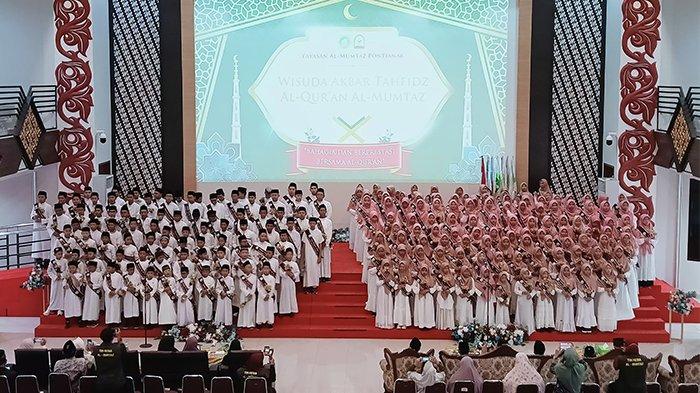 Yayasan Al Mumtaz Pontianak Gelar Wisuda Akbar Tahfidz Al-Qur'an Al Mumtaz 2024 ...