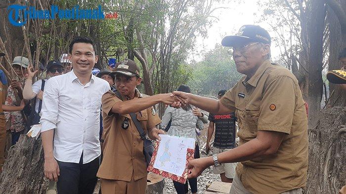 Jarot Winarno Serahkan SK Penetapan Kawasan dan Zonasi Danau Lindung ...