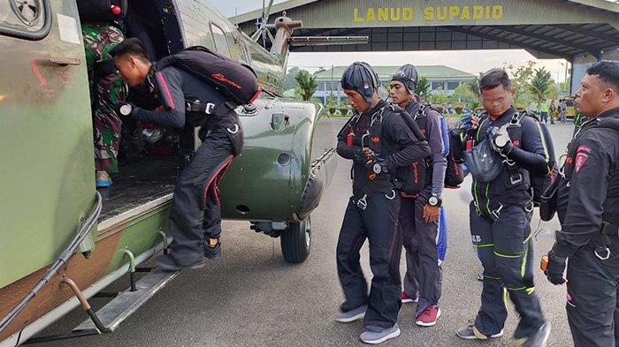 POPULER - Terjun dari Ketinggian 6000 Feet, 7 Personel Yonko 465 ...