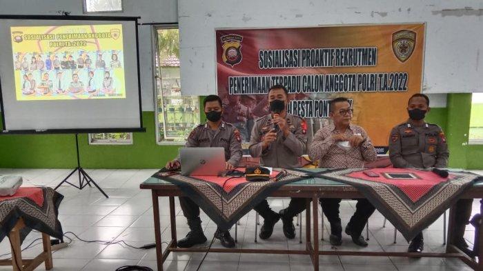Bag SDM Polresta Pontianak Sosialisasi Penerimaan Anggota Polri ke Sekolah - Tribunpontianak.co.id