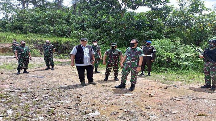 Satgas Pamtas Yonif Mekanis 643/Wns Menerima Kunjungan Asisten Khusus II Menhan Di Kotis ...