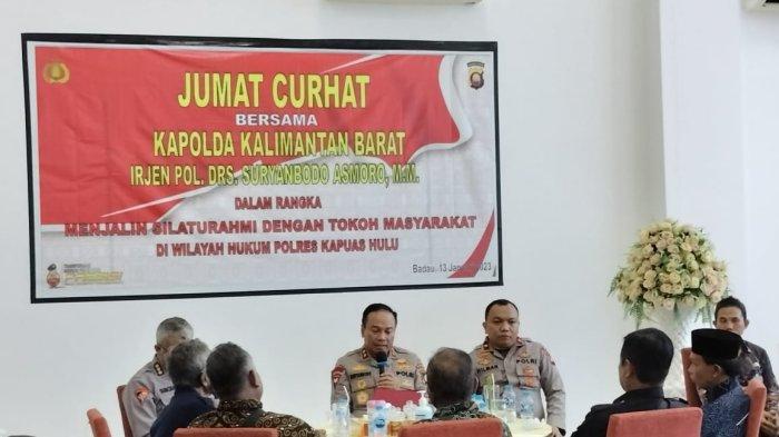 Dengar Keluhan dan Aspirasi Warga Perbatasan, Kapolda Kalbar Gelar Jumat Curhat di PLBN Badau ...