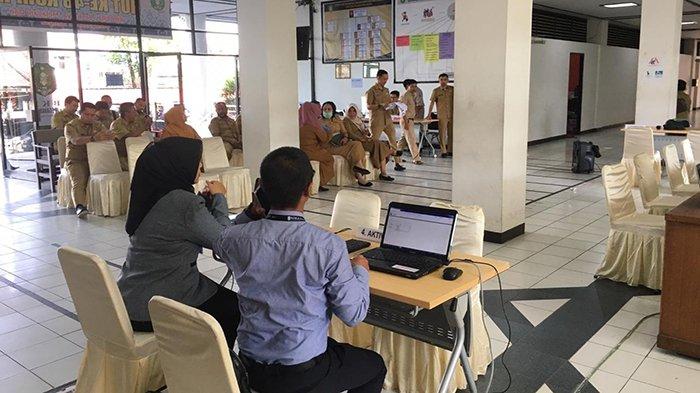 Bank Kalbar Distribusikan Kartu ASN di BKD Kalbar - Tribunpontianak.co.id