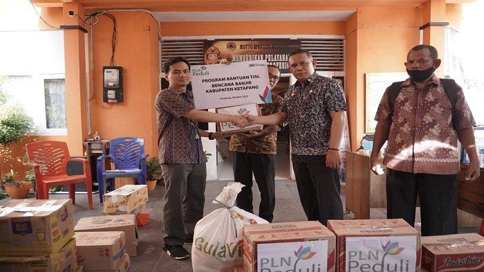 Bantu Warga Terdampak Banjir di Ketapang, PLN Peduli Salurkan 770 Paket Sembako ...