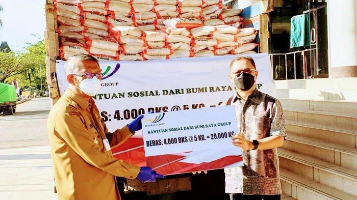 Bumi Raya Utama Group Salurkan Bantuan 20 Ton Beras Bagi Masyarakat Kalbar Terdampak Pandemi ...