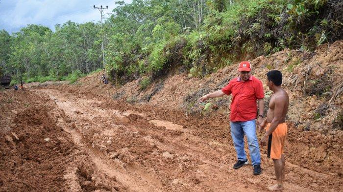 Legislator PDI-P Yohanes Rumpak Pimpin Peninjauan Jalan dan Jembatan di ...