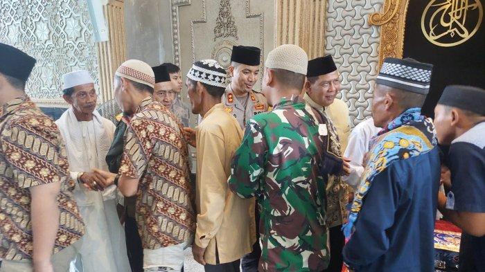 Beri Rasa Aman dan Nyaman, Polres Kayong Utara Laksanakan Pengamanan Ibadah Sholat Idul Fitri ...