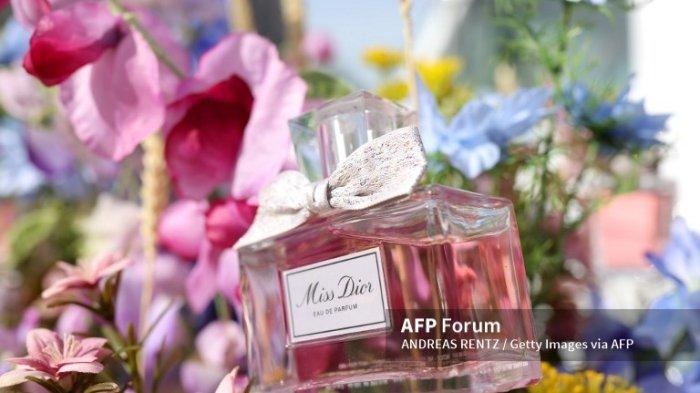 6 Cara Cek Parfum Asli dan Palsu, Kenali Tanda-Tanda Berikut Ini ...