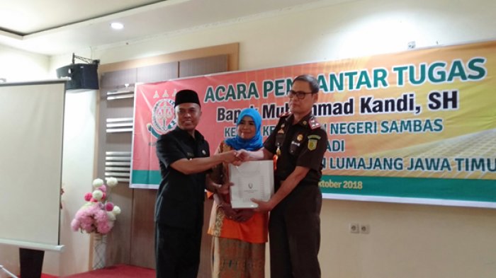 Kajari Sambas Pindah Tugas, Bupati Sambas Merasa Kehilangan - Tribunpontianak.co.id