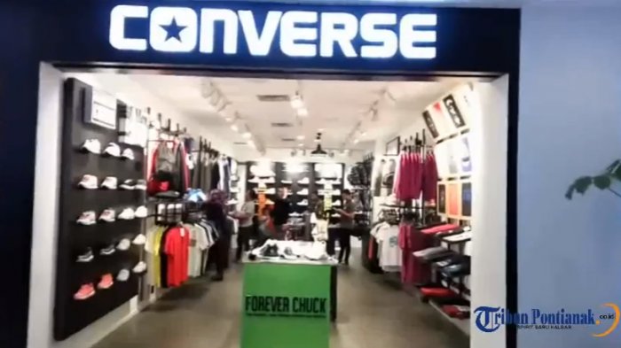 Converse Hadirkan Ratusan Model Sepatu Legendaris - Tribunpontianak.co.id