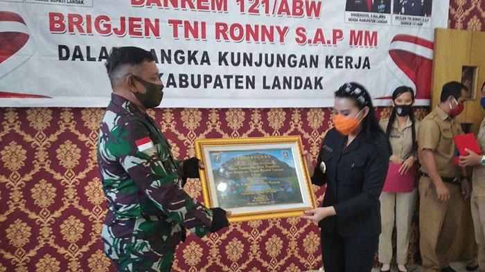 Kunker di Kabupaten Landak, Ini Harapan Danrem 121/Abw kepada Bupati Karolin - Tribunpontianak.co.id