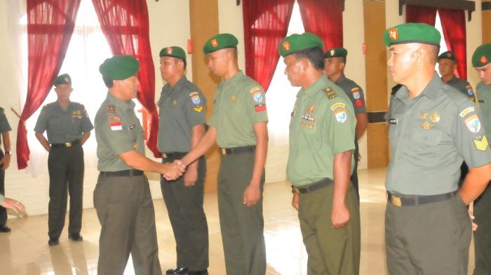 12 Bintara dan 14 Tamtama Korem 121/ABW Naik Pangkat - Tribunpontianak.co.id