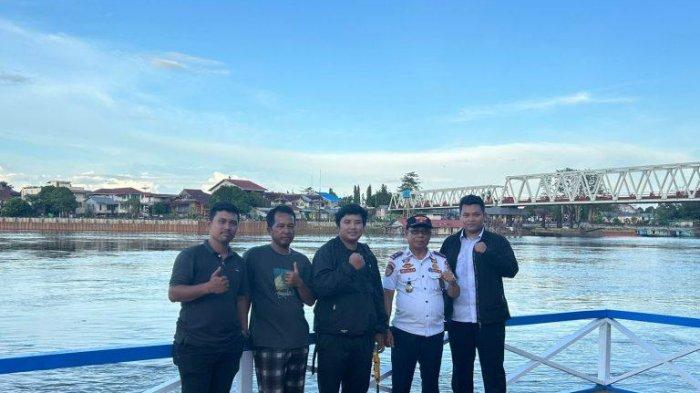 Pemda Kapuas Hulu Bangun Lanting Tambat Perahu untuk Masyarakat Teluk ...