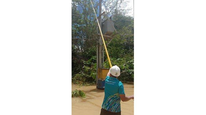 PLN Kembali Nyalakan Listrik 17 Ribu Rumah Warga yang Terdampak Banjir ... PLN Kembali Nyalakan Listrik 17 Ribu Rumah Warga yang Terdampak Banjir ...
