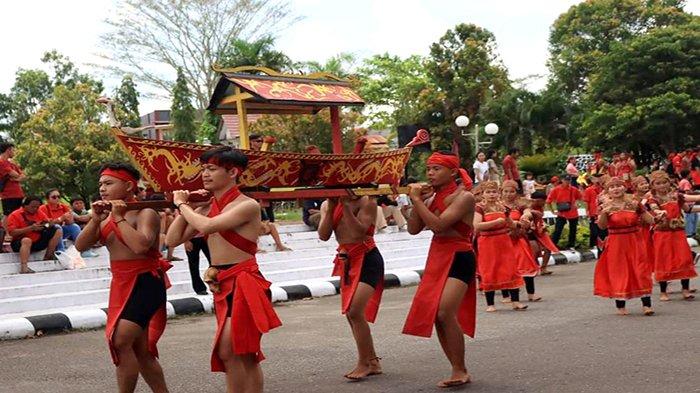 Pawai Budaya Naik Dango ke-38 Kabupaten Landak, Upaya Lestarikan Budaya ...