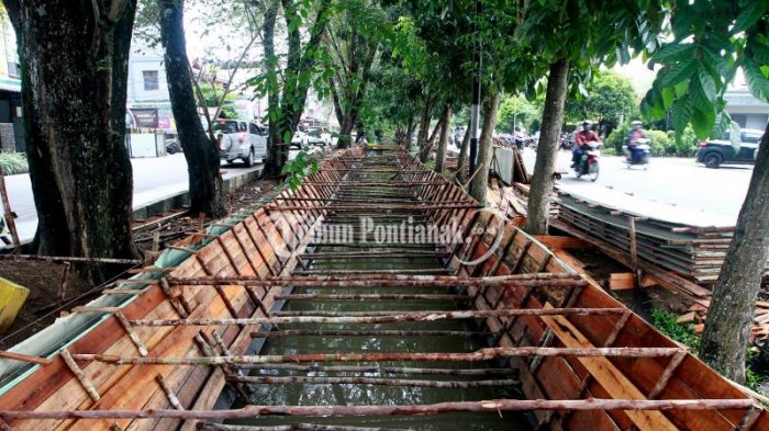 Foto-foto Pembangunan Drainase di Jalan M Sohor - Tribunpontianak.co.id