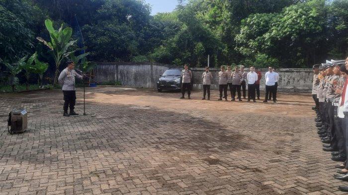 Kapolsek Pontianak Kota Pimpin Apel Pagi dan Sampaikan Beberapa Arahan Penting ke Personel ...