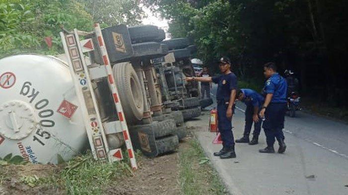 KRONOLOGI Truk Elpiji 15.000 Kilogram Terbalik di Sintang, Ada Korban & Kerugian Puluhan Juta ...