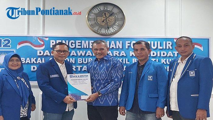 Tiga Kandidat Calon Bupati Kembalikan Berkas ke DPD PAN Kubu Raya ... Tiga Kandidat Calon Bupati Kembalikan Berkas ke DPD PAN Kubu Raya ...