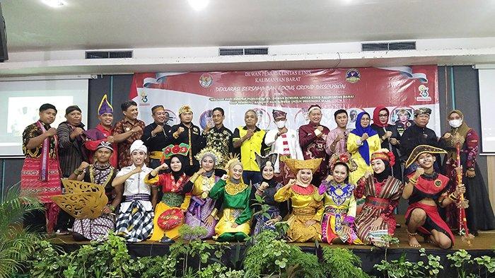Organisasi Pemuda Lintas Etnis Kalbar Deklarasi Bersama Jaga Persatuan ... Organisasi Pemuda Lintas Etnis Kalbar Deklarasi Bersama Jaga Persatuan ...