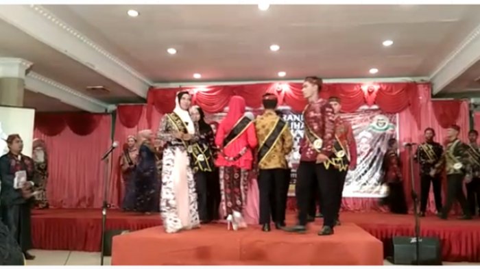 Penampilan 5 Besar Finalis Lanceng Praben Kalbar, Inilah Sosoknya ...