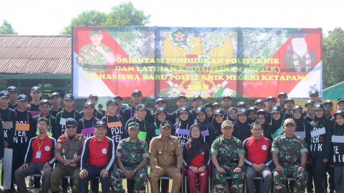 Orientasi Kedisiplinan Mahasiswa Baru Politap - Tribunpontianak.co.id