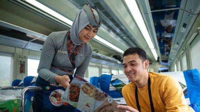 Gaji Pramugari Kereta Api Indonesia Tahun 2022 - Bandingkan dengan Penghasilan Pramugari Pesawat ...
