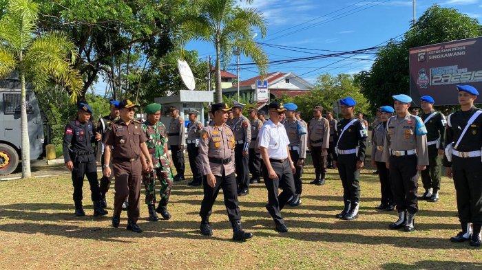 Polres Singkawang Menggelar Apel Gelar Pasukan Operasi Ketupat Kapuas 2024 - Tribunpontianak.co.id