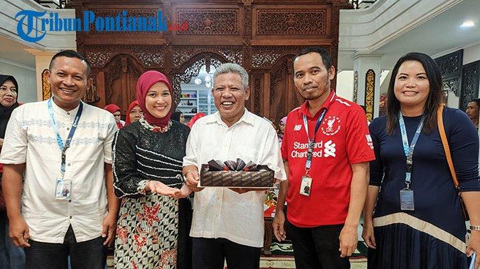 Rayakan HUT ke 53, Bupati Muda Bersilaturahmi Bersama 35 Orang Bertanggal Lahir Sama ...