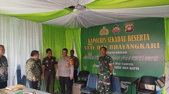 Kapolres Sekadau Bersama Forkopimda Tinjau Pos Pelayanan Operasi Ketupat Kapuas 2024 ...