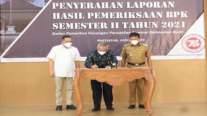 BPK RI Perwakilan Kalbar Serahkan LHP Ketapang Semester II 2021 - Tribunpontianak.co.id