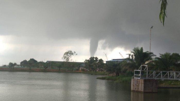 Bagaimana Proses Angin Puting Beliung Terjadi dan Apa Penyebab serta ...