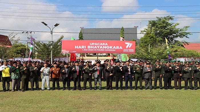 Polres Sanggau Gelar Upacara Parade dan Syukuran Hari Bhayangkara ke-77 Tahun 2023 ...