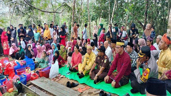 Samuel : Festival Budaya Robo-Robo Dusun Pesayangan 2023 Harus Dilestarikan - Tribunpontianak.co.id