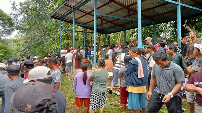 Hargai Leluhur, Masyarakat Desa Nanga Lemedak Semitau Gelar Ritual Adat ...